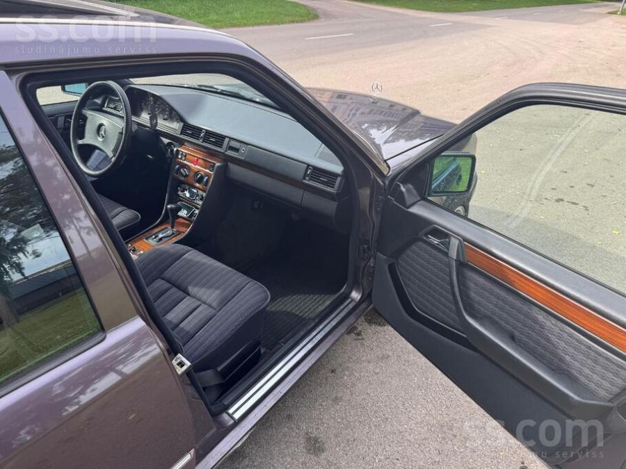 Violets Mercedes-Benz e-200 1990 Preiļi, ar dzinēja tilpumu 2.00 L un nobraukumu 290 tūkst. km par 5100 €, foto 7 vietnē AUTOMOTO.COM.LV
