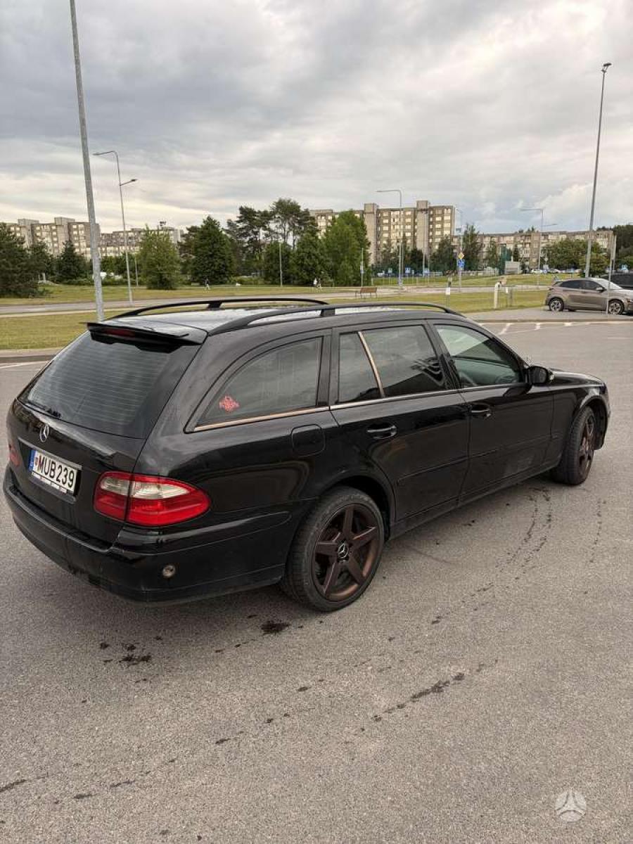 Фиолетовый Мерседес E 200 2005 в Вильнюс, объемом двигателя 1.80 л и пробегом 380 тыс. км за 2000 €, фото 6 на AUTOMOTO.COM.LV