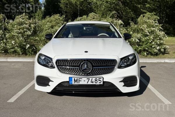White Mercedes-Benz e-200 2019 in Riga, with an engine capacity of 2.00 L and mileage of 98 thousand km for 31900 €, photo 3 on AUTOMOTO.COM.LV