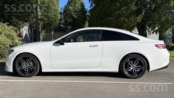 White Mercedes-Benz e-200 2019 in Riga, with an engine capacity of 2.00 L and mileage of 98 thousand km for 31900 €, photo 4 on AUTOMOTO.COM.LV