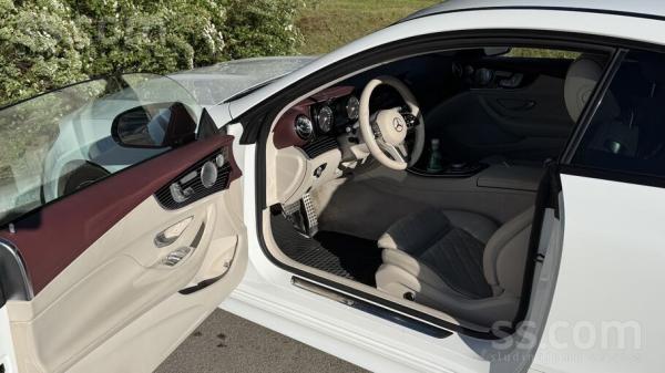 White Mercedes-Benz e-200 2019 in Riga, with an engine capacity of 2.00 L and mileage of 98 thousand km for 31900 €, photo 7 on AUTOMOTO.COM.LV