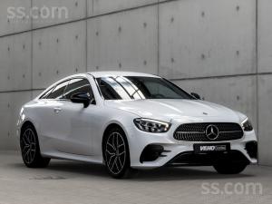 Белый Мерседес E 200 2021 в Рига, объемом двигателя 2.00 л и пробегом 55 тыс. км за 39900 €, фото  на AUTOMOTO.COM.LV