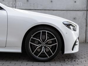 Balts Mercedes-Benz e-200 2021 Rīga, ar dzinēja tilpumu 2.00 L un nobraukumu 55 tūkst. km par 39900 €, foto 5 vietnē AUTOMOTO.COM.LV