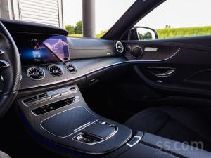 Balts Mercedes-Benz e-200 2021 Rīga, ar dzinēja tilpumu 2.00 L un nobraukumu 55 tūkst. km par 39900 €, foto 16 vietnē AUTOMOTO.COM.LV