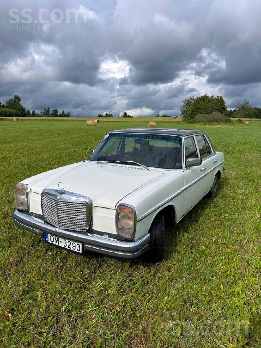 White Mercedes-Benz e-200 1971 in Liepaja, with an engine capacity of 2.00 L and mileage of 40 thousand km for 7500 €, photo 3 on AUTOMOTO.COM.LV