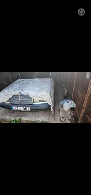 Balts Mercedes-Benz e-200 1986 Kauņa, ar dzinēja tilpumu 2.00 L un nobraukumu 0 tūkst. km par 1999 €, foto  vietnē AUTOMOTO.COM.LV