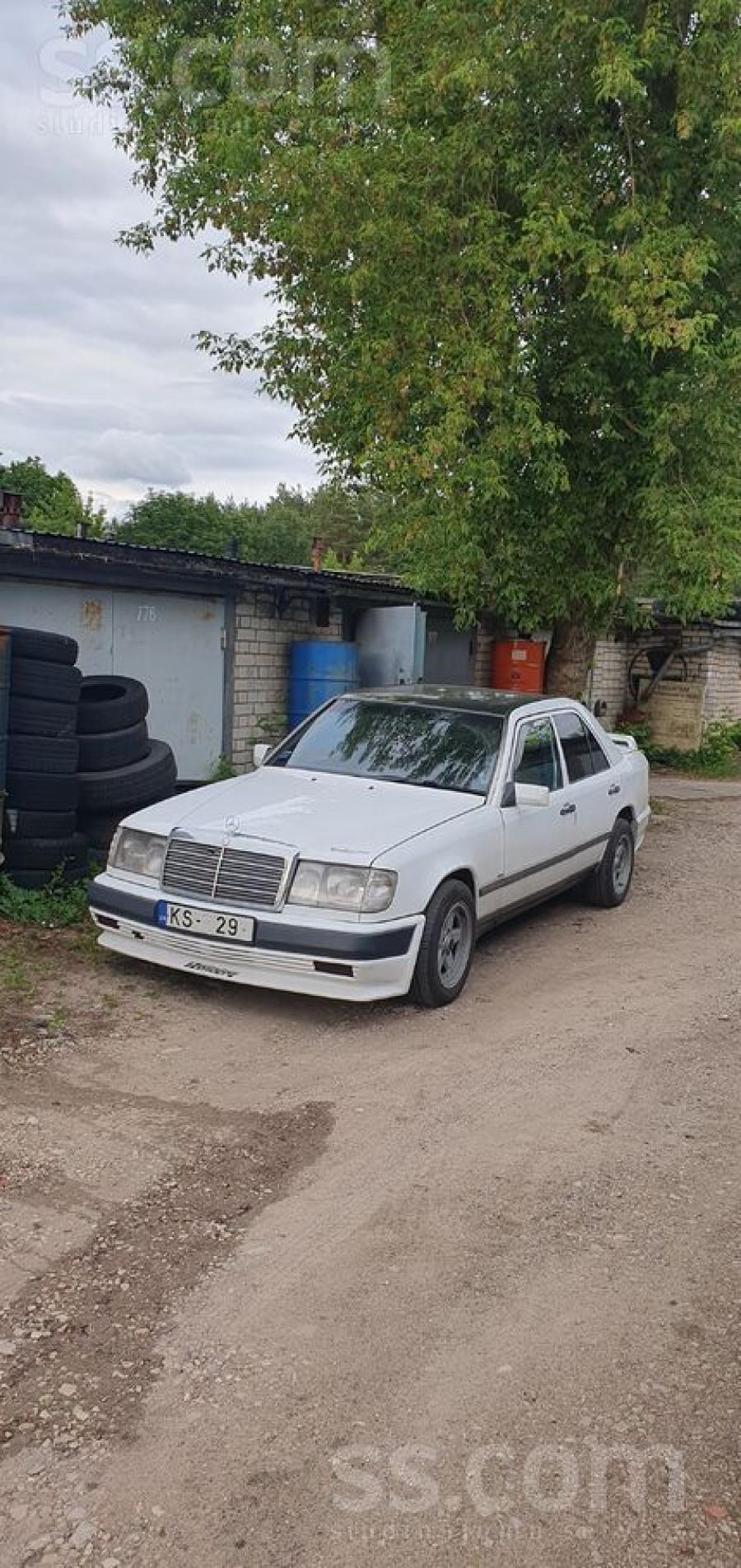 Balts Mercedes-Benz e-200 1987 Rīga, ar dzinēja tilpumu 2.00 L un nobraukumu 303 tūkst. km par 3500 €, foto 10 vietnē AUTOMOTO.COM.LV