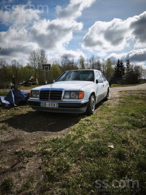 Balts Mercedes-Benz e-200 1990 Liepāja, ar dzinēja tilpumu 2.00 L un nobraukumu 0 tūkst. km par 4500 €, foto  vietnē AUTOMOTO.COM.LV