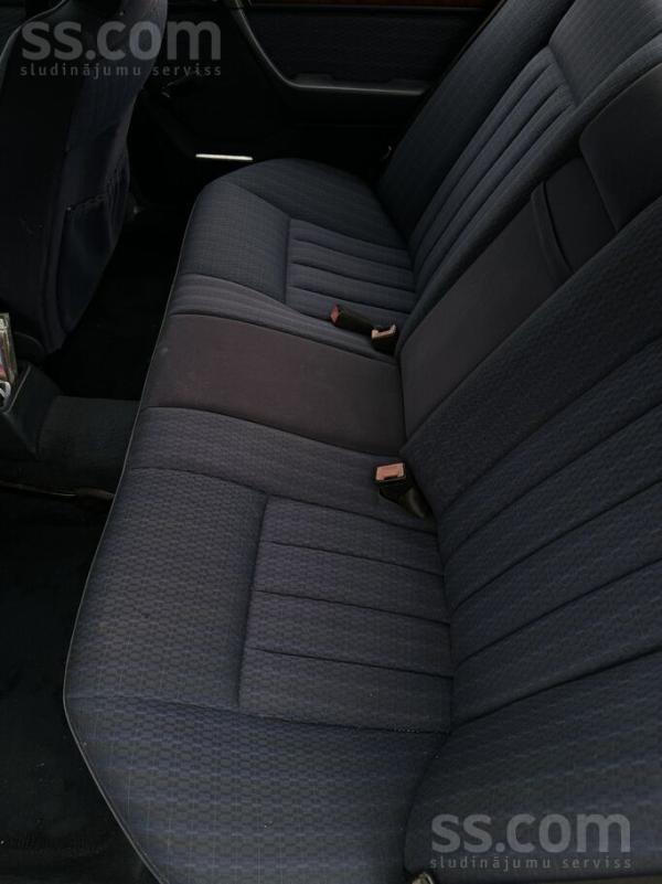 Balts Mercedes-Benz e-200 1991 Rīga, ar dzinēja tilpumu 2.00 L un nobraukumu 479 tūkst. km par 2500 €, foto 8 vietnē AUTOMOTO.COM.LV