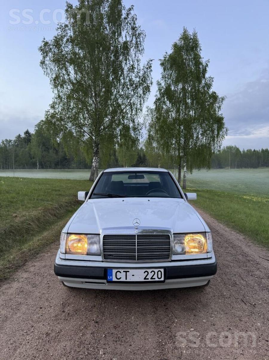 Белый Мерседес E 200 1991 в Рига, объемом двигателя 2.00 л и пробегом 479 тыс. км за 2500 €, фото 3 на AUTOMOTO.COM.LV