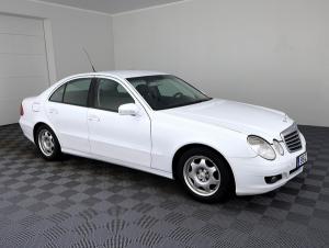 Balts Mercedes-Benz e-200 2008 Tallina, ar dzinēja tilpumu 1.80 L un nobraukumu 324 tūkst. km par 1599 €, foto  vietnē AUTOMOTO.COM.LV
