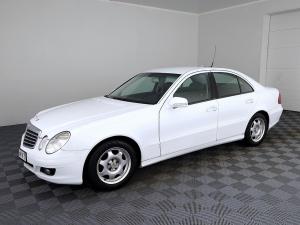 Balts Mercedes-Benz e-200 2008 Tallina, ar dzinēja tilpumu 1.80 L un nobraukumu 324 tūkst. km par 1599 €, foto 10 vietnē AUTOMOTO.COM.LV