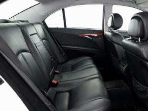 Balts Mercedes-Benz e-200 2008 Tallina, ar dzinēja tilpumu 1.80 L un nobraukumu 324 tūkst. km par 1599 €, foto 15 vietnē AUTOMOTO.COM.LV