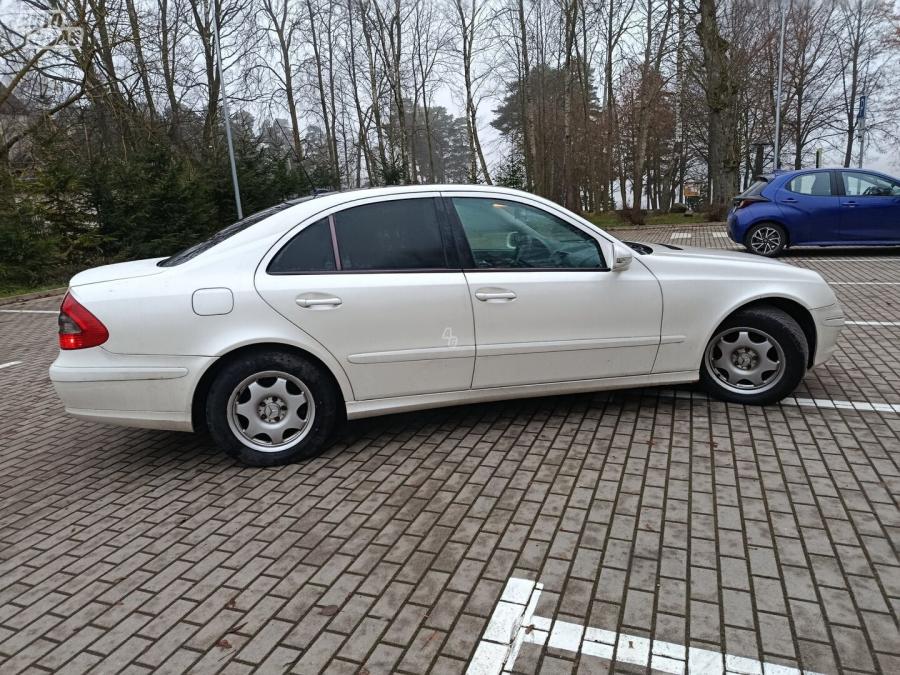 Balts Mercedes-Benz e-200 2009 Šauļi, ar dzinēja tilpumu 2.10 L un nobraukumu 595 tūkst. km par 2300 €, foto 7 vietnē AUTOMOTO.COM.LV