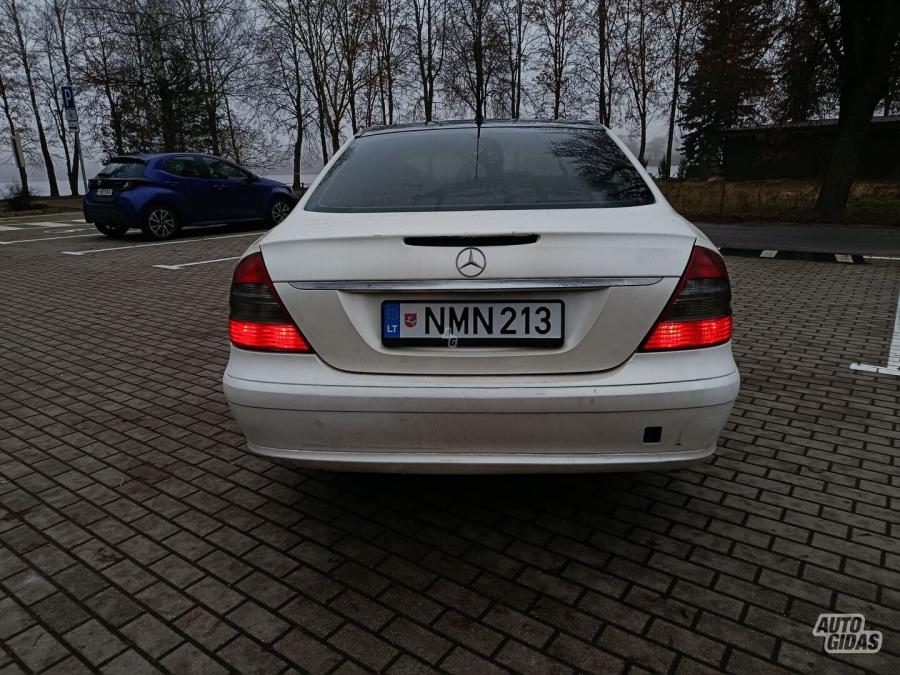 Balts Mercedes-Benz e-200 2009 Šauļi, ar dzinēja tilpumu 2.10 L un nobraukumu 595 tūkst. km par 2300 €, foto 9 vietnē AUTOMOTO.COM.LV
