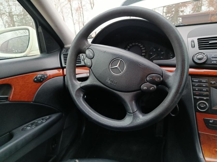 Balts Mercedes-Benz e-200 2009 Šauļi, ar dzinēja tilpumu 2.10 L un nobraukumu 595 tūkst. km par 2300 €, foto 26 vietnē AUTOMOTO.COM.LV