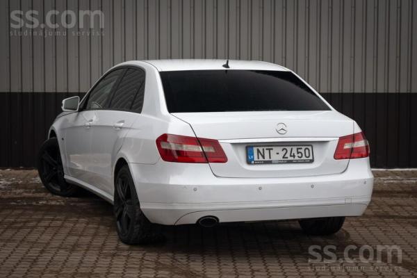 White Mercedes-Benz e-200 2009 in Talsi, with an engine capacity of 2.10 L and mileage of 0 thousand km for 4490 €, photo 4 on AUTOMOTO.COM.LV