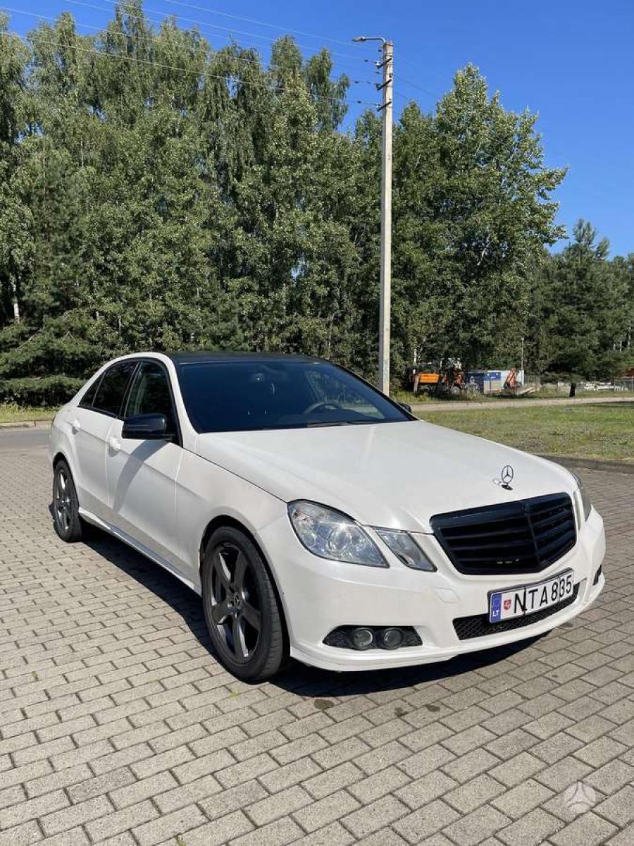 Balts Mercedes-Benz e-200 2009 Kauņa, ar dzinēja tilpumu 2.14 L un nobraukumu 585 tūkst. km par 3400 €, foto 4 vietnē AUTOMOTO.COM.LV