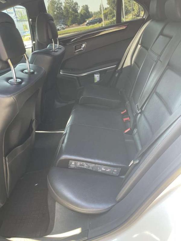 Balts Mercedes-Benz e-200 2009 Kauņa, ar dzinēja tilpumu 2.14 L un nobraukumu 585 tūkst. km par 3400 €, foto 9 vietnē AUTOMOTO.COM.LV