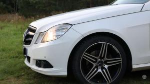 Белый Мерседес E 200 2009 в Вильнюс, объемом двигателя 2.14 л и пробегом 385 тыс. км за 5000 €, фото 5 на AUTOMOTO.COM.LV