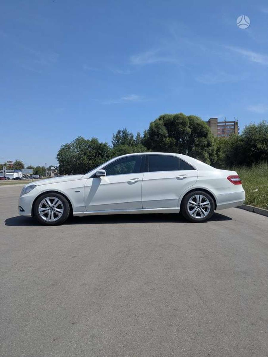 Balts Mercedes-Benz e-200 2010 Panevēža, ar dzinēja tilpumu 2.14 L un nobraukumu 568 tūkst. km par 4900 €, foto 4 vietnē AUTOMOTO.COM.LV