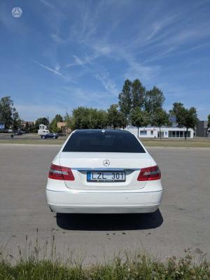 Balts Mercedes-Benz e-200 2010 Panevēža, ar dzinēja tilpumu 2.14 L un nobraukumu 568 tūkst. km par 4900 €, foto 6 vietnē AUTOMOTO.COM.LV