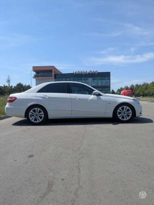 Balts Mercedes-Benz e-200 2010 Panevēža, ar dzinēja tilpumu 2.14 L un nobraukumu 568 tūkst. km par 4900 €, foto 8 vietnē AUTOMOTO.COM.LV