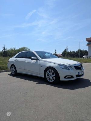 Balts Mercedes-Benz e-200 2010 Panevēža, ar dzinēja tilpumu 2.14 L un nobraukumu 568 tūkst. km par 4900 €, foto 9 vietnē AUTOMOTO.COM.LV