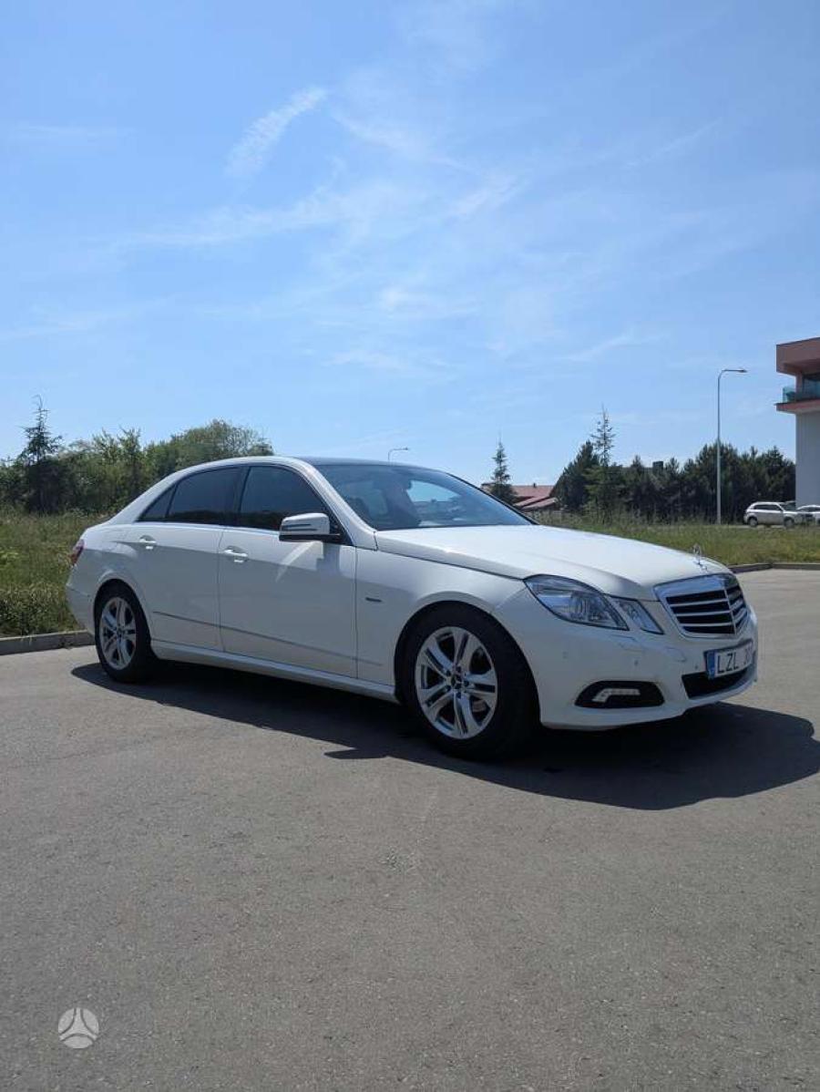 Balts Mercedes-Benz e-200 2010 Panevēža, ar dzinēja tilpumu 2.14 L un nobraukumu 568 tūkst. km par 4900 €, foto 9 vietnē AUTOMOTO.COM.LV