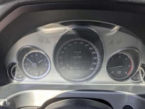 Balts Mercedes-Benz e-200 2010 Panevēža, ar dzinēja tilpumu 2.14 L un nobraukumu 568 tūkst. km par 4900 €, foto 14 vietnē AUTOMOTO.COM.LV