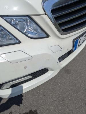 Balts Mercedes-Benz e-200 2010 Panevēža, ar dzinēja tilpumu 2.14 L un nobraukumu 568 tūkst. km par 4900 €, foto 15 vietnē AUTOMOTO.COM.LV