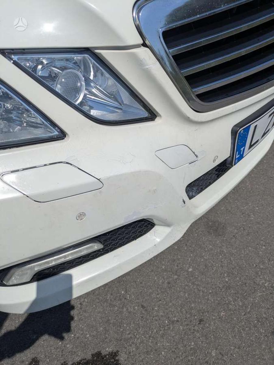 Balts Mercedes-Benz e-200 2010 Panevēža, ar dzinēja tilpumu 2.14 L un nobraukumu 568 tūkst. km par 4900 €, foto 15 vietnē AUTOMOTO.COM.LV