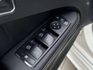 Белый Мерседес E 200 2010 в Каунас, объемом двигателя 2.14 л и пробегом 211 тыс. км за 10500 €, фото 10 на AUTOMOTO.COM.LV