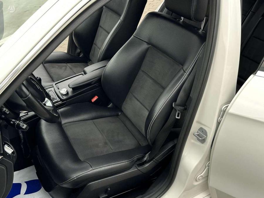 Белый Мерседес E 200 2010 в Каунас, объемом двигателя 2.14 л и пробегом 211 тыс. км за 10500 €, фото 12 на AUTOMOTO.COM.LV