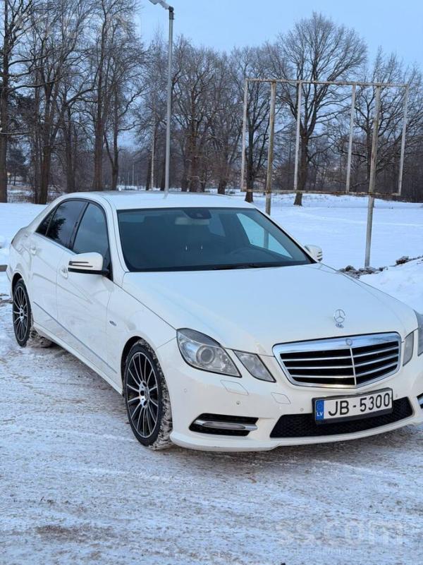 Balts Mercedes-Benz e-200 2011 Rīga, ar dzinēja tilpumu 2.00 L un nobraukumu 327 tūkst. km par 6450 €, foto 1 vietnē AUTOMOTO.COM.LV