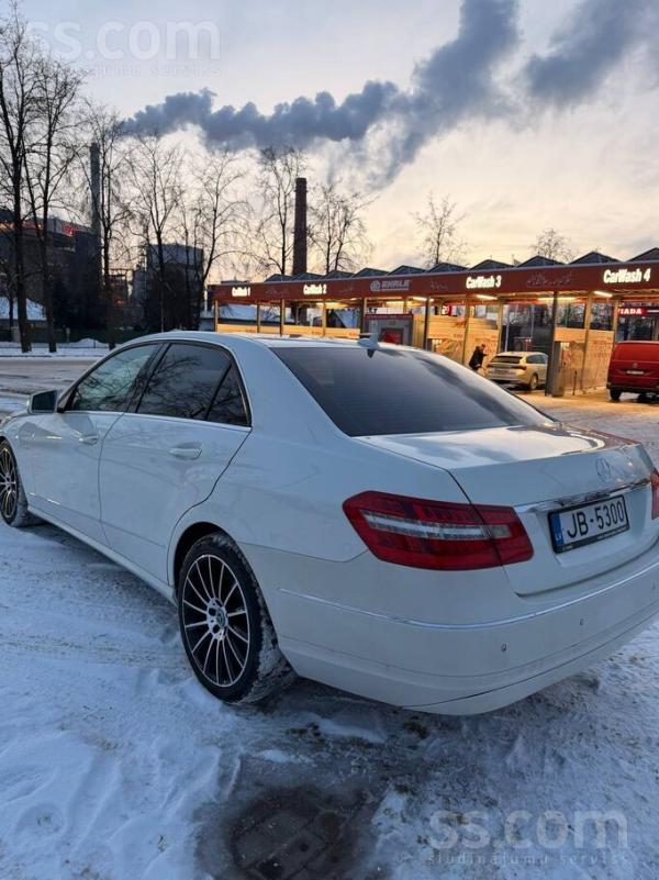 Balts Mercedes-Benz e-200 2011 Rīga, ar dzinēja tilpumu 2.00 L un nobraukumu 327 tūkst. km par 6450 €, foto 7 vietnē AUTOMOTO.COM.LV