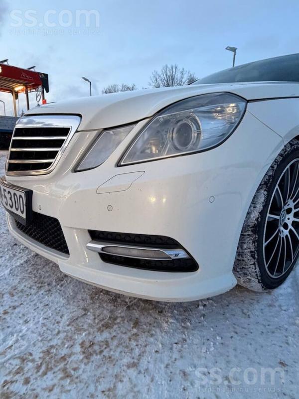 Balts Mercedes-Benz e-200 2011 Rīga, ar dzinēja tilpumu 2.00 L un nobraukumu 327 tūkst. km par 6450 €, foto 9 vietnē AUTOMOTO.COM.LV