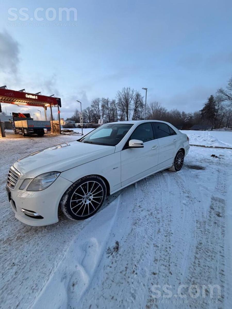 Белый Мерседес E 200 2011 в Рига, объемом двигателя 2.00 л и пробегом 327 тыс. км за 6450 €, фото 5 на AUTOMOTO.COM.LV