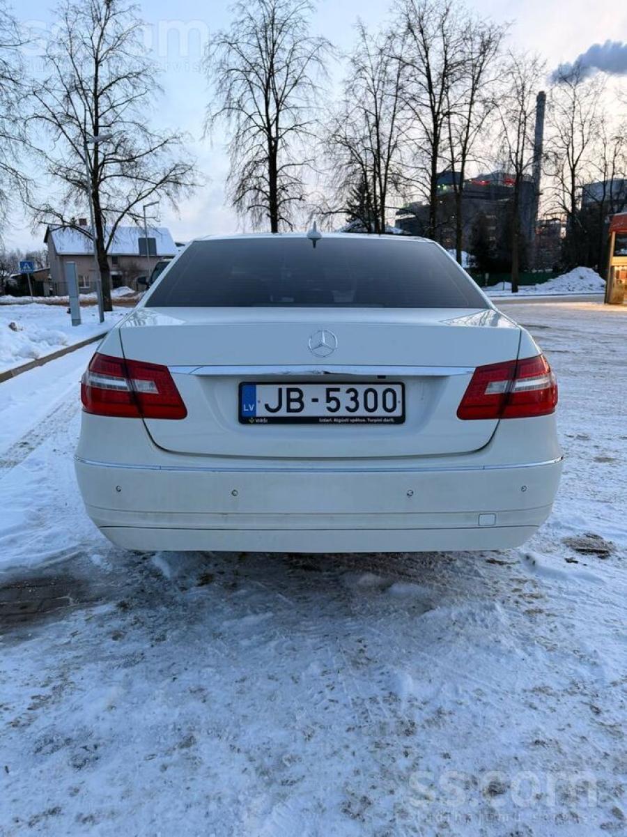 Белый Мерседес E 200 2011 в Рига, объемом двигателя 2.00 л и пробегом 327 тыс. км за 6450 €, фото 9 на AUTOMOTO.COM.LV