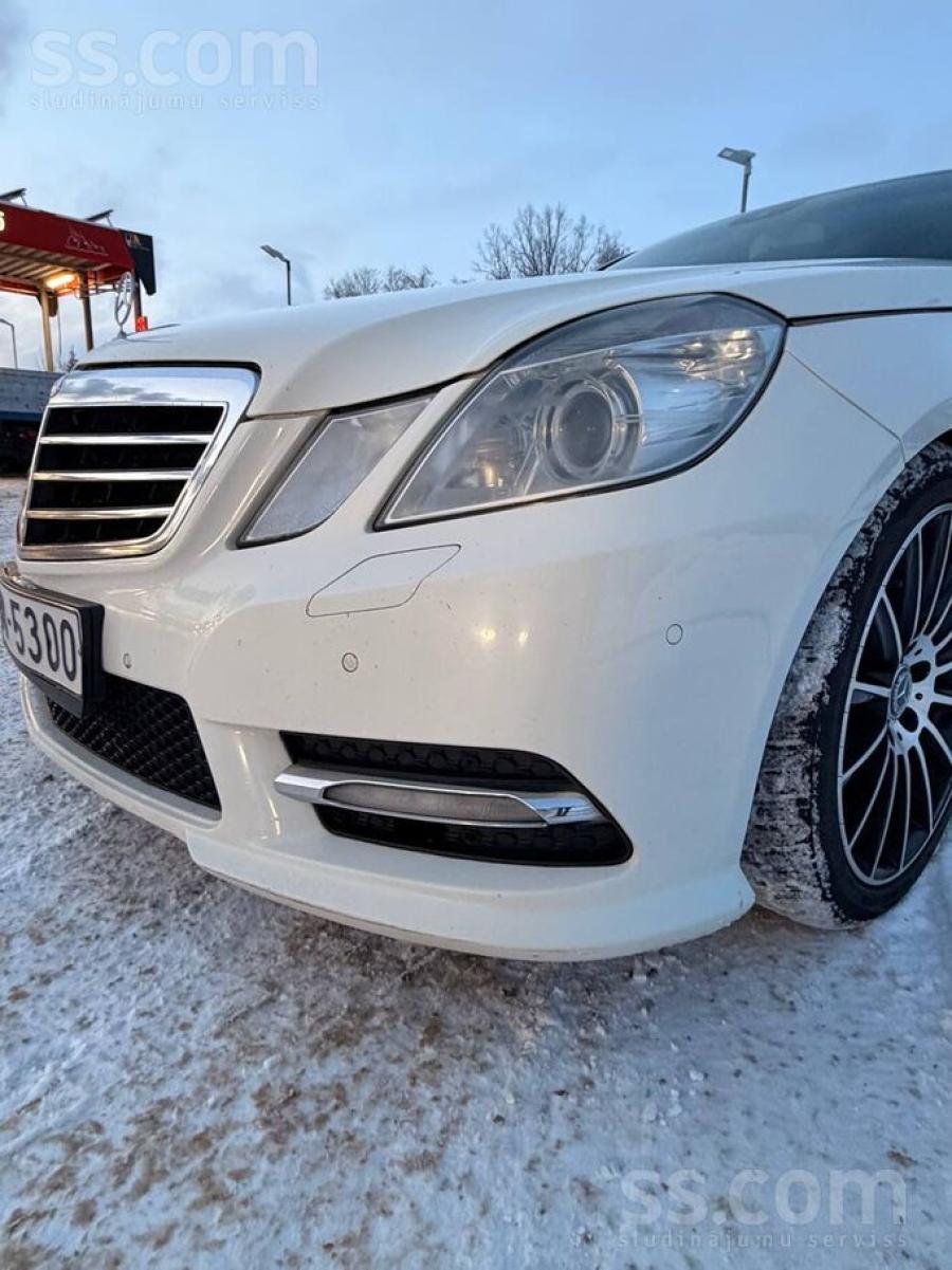 Белый Мерседес E 200 2011 в Рига, объемом двигателя 2.00 л и пробегом 327 тыс. км за 6450 €, фото 10 на AUTOMOTO.COM.LV