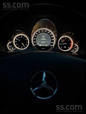 Белый Мерседес E 200 2011 в Рига, объемом двигателя 2.00 л и пробегом 327 тыс. км за 6450 €, фото 12 на AUTOMOTO.COM.LV