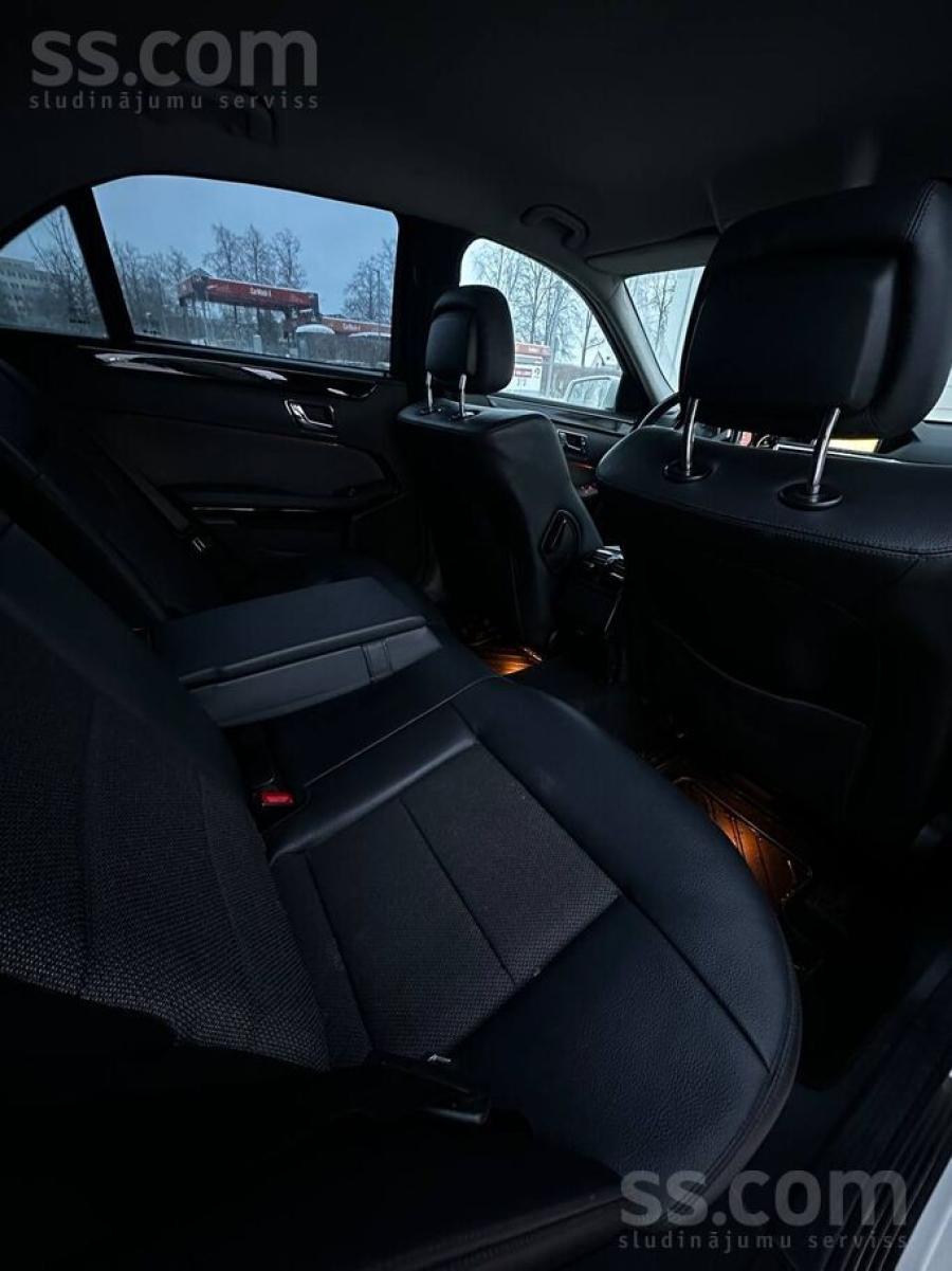 Белый Мерседес E 200 2011 в Рига, объемом двигателя 2.00 л и пробегом 327 тыс. км за 6450 €, фото 16 на AUTOMOTO.COM.LV