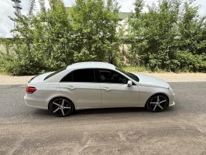 Белый Мерседес E 200 2012 в Алитус, объемом двигателя 2.00 л и пробегом 330 тыс. км за 6650 €, фото 5 на AUTOMOTO.COM.LV