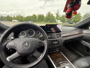 Белый Мерседес E 200 2012 в Алитус, объемом двигателя 2.00 л и пробегом 330 тыс. км за 6650 €, фото 11 на AUTOMOTO.COM.LV