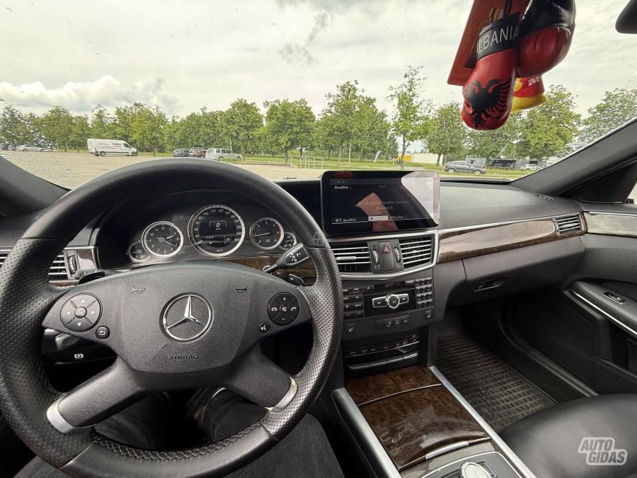 Белый Мерседес E 200 2012 в Алитус, объемом двигателя 2.00 л и пробегом 330 тыс. км за 6650 €, фото 11 на AUTOMOTO.COM.LV