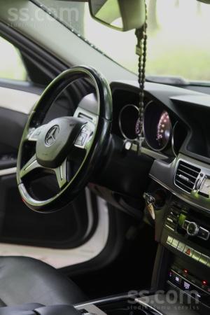 Белый Мерседес E 200 2013 в Лиепая, объемом двигателя 2.00 л и пробегом 206 тыс. км за 9350 €, фото 6 на AUTOMOTO.COM.LV