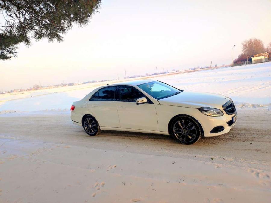 White Mercedes-Benz e-200 2014 in Marijampole, with an engine capacity of 2.14 L and mileage of 488 thousand km for 6999 €, photo 4 on AUTOMOTO.COM.LV