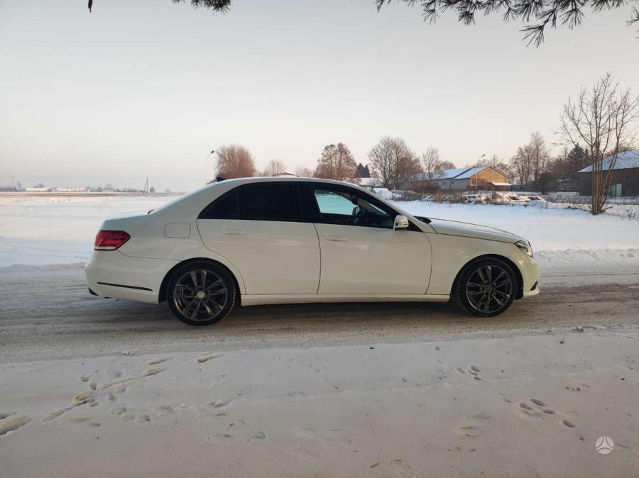 White Mercedes-Benz e-200 2014 in Marijampole, with an engine capacity of 2.14 L and mileage of 488 thousand km for 6999 €, photo 5 on AUTOMOTO.COM.LV
