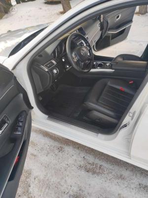 White Mercedes-Benz e-200 2014 in Marijampole, with an engine capacity of 2.14 L and mileage of 488 thousand km for 6999 €, photo 11 on AUTOMOTO.COM.LV