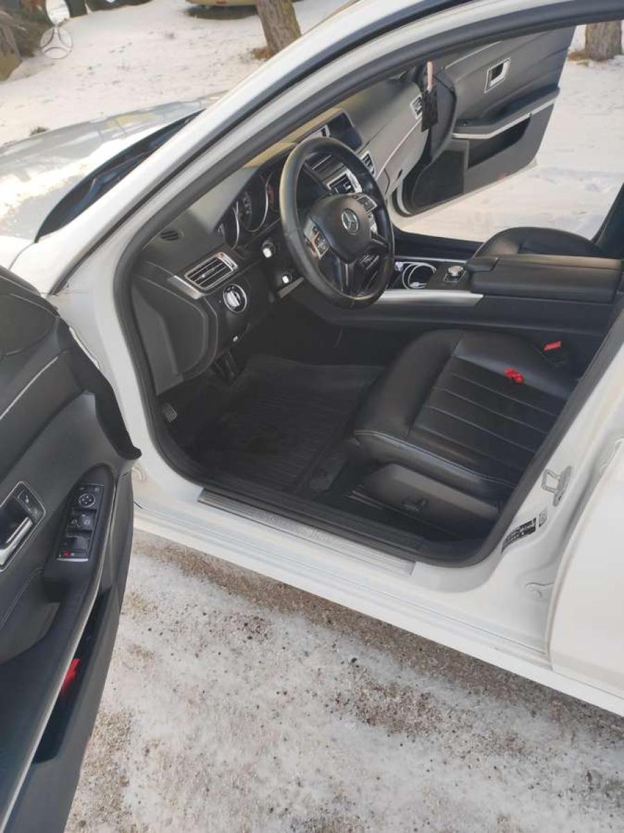 White Mercedes-Benz e-200 2014 in Marijampole, with an engine capacity of 2.14 L and mileage of 488 thousand km for 6999 €, photo 11 on AUTOMOTO.COM.LV